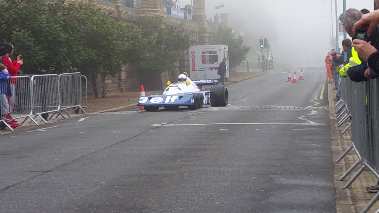 6 Wheeled Renault Elf F1 - YouTube