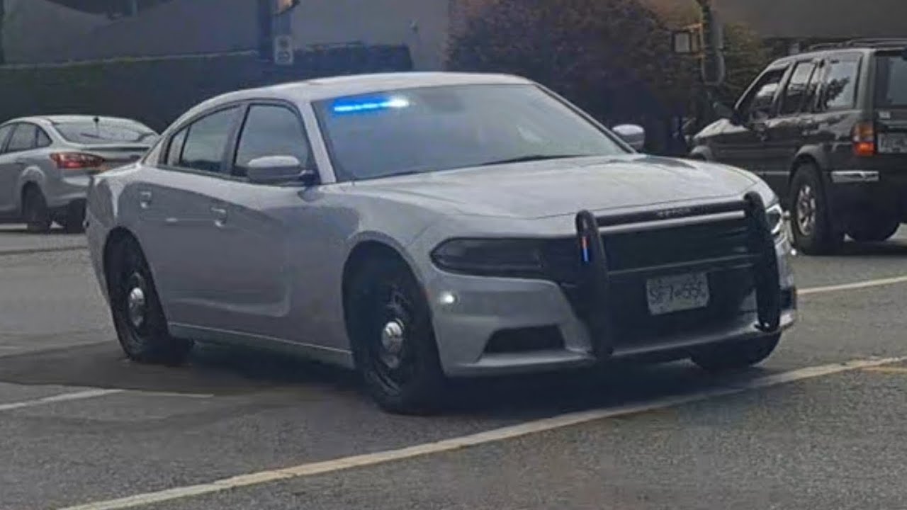 Vancouver Police Department Unmarked Dodge Charger Responding - YouTube
