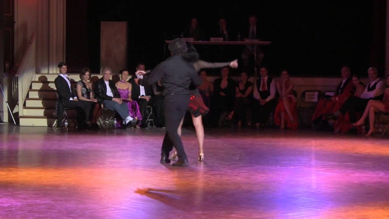 Steven Sloman & Alice Chu: Skyfall (Rumba) - YouTube