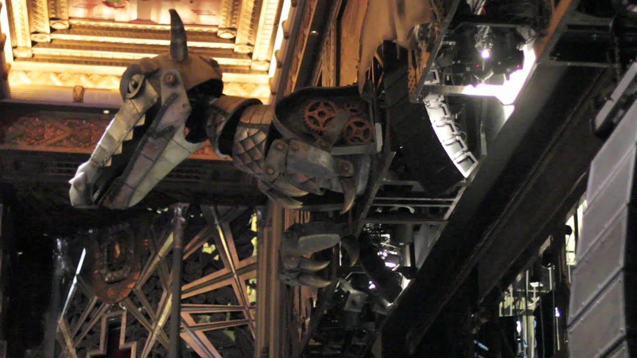 WICKED Load-In -- "The Dragon" - YouTube