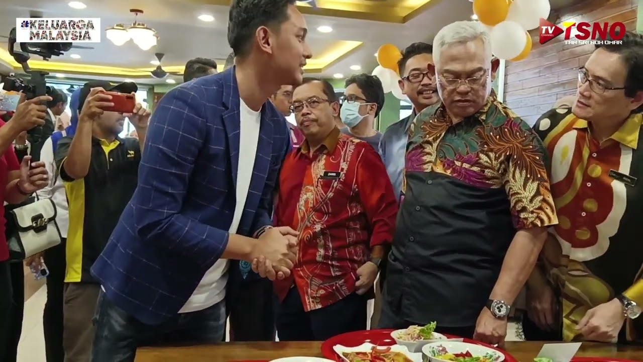 Perasmian Restoran Dapur Che Lah Seksyen 13 Shah Alam - YouTube