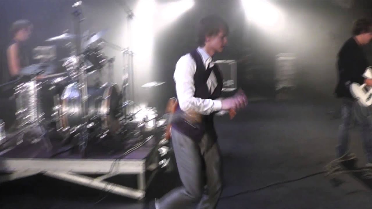 BLUNT BUSTER - Song 2 (Blur cover) - YouTube