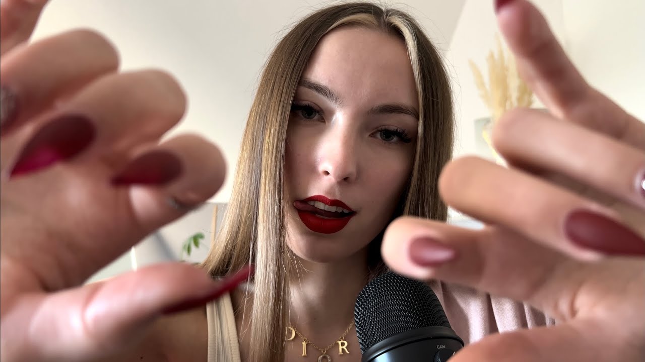 ASMR | MY SKINCARE ROUTINE 👀 (mouth sounds, glass tapping, whispering ...