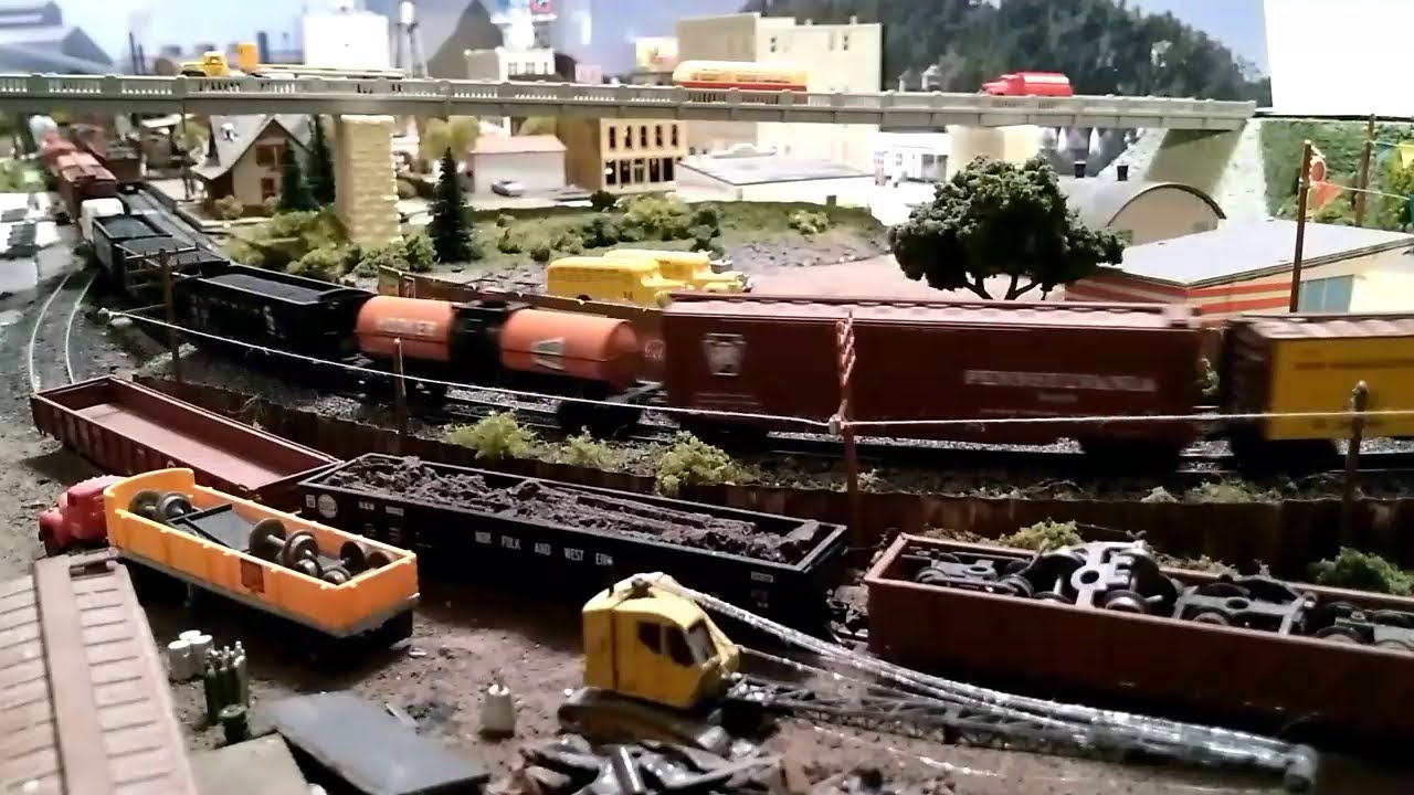 SUNDAY MORNING COFFEE & TRAINS #32 - YouTube