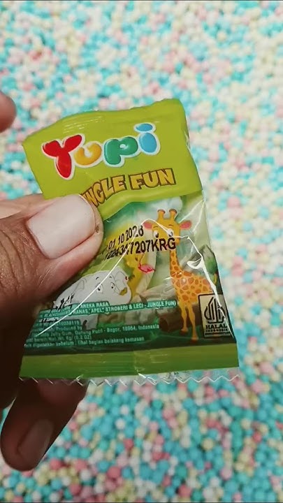 Mencari dan menemukan jajan dapat yupi jungle fun #yupi #permen #permenyupi #videoshort #jajanan ...
