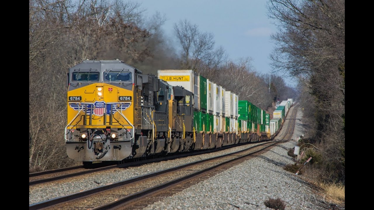 A handful of good trains on the Southern; February 20, 2018 - YouTube