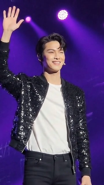 BTS 💯 ️ Hand gesture 😍😍 #bts #btsarmy #shorts #trendingshorts - YouTube