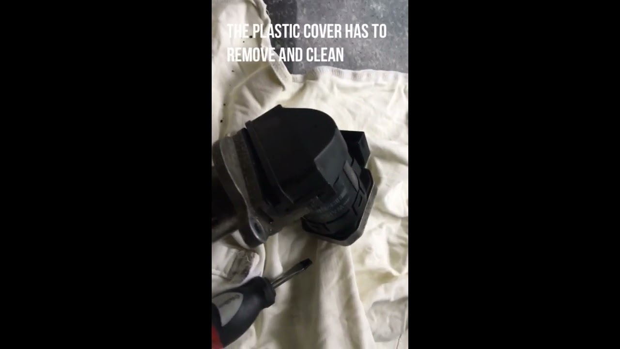 W211 Mercedes Egr valve cleaning important - YouTube