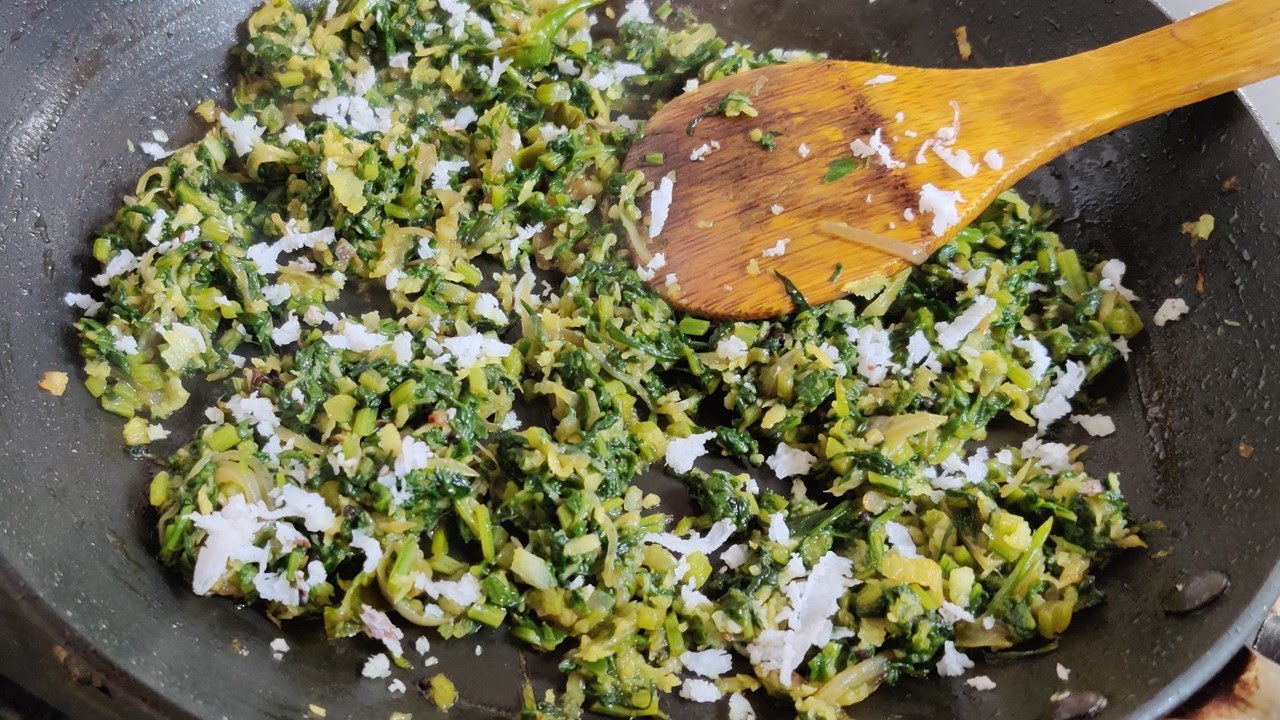 Palak Thoran || Coconut based Palak Fry || Spinach Fry - YouTube
