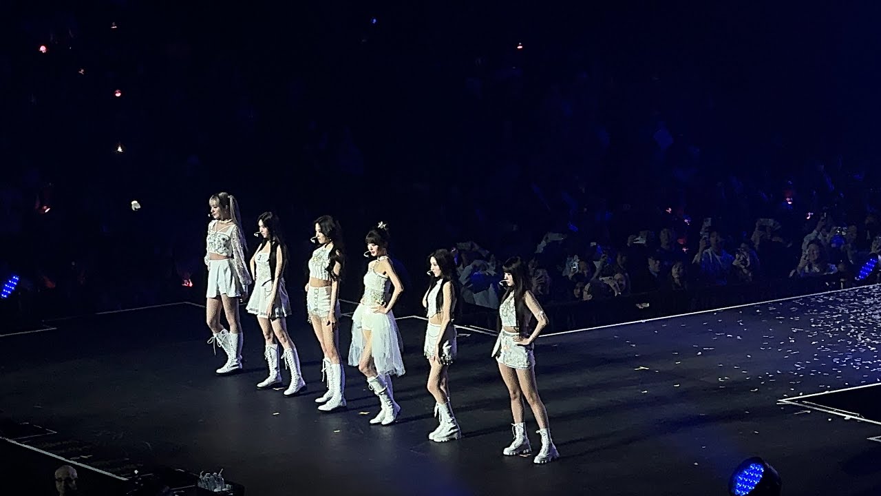 IVE - Intro + “I AM” || Show What I Have World Tour Newark - YouTube