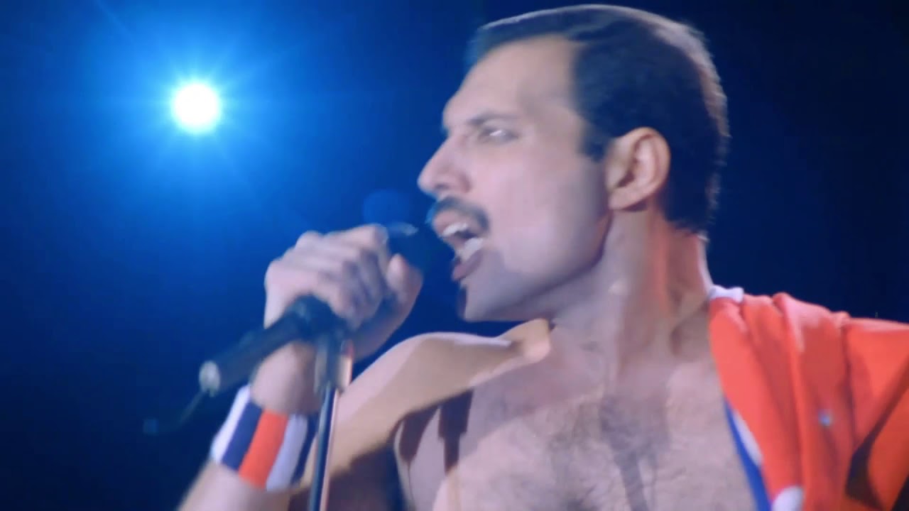 Queen Live in Budapest - YouTube