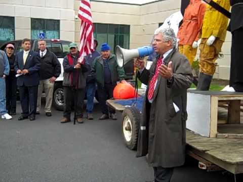 Stephen Ouellette NMFS Protest - YouTube