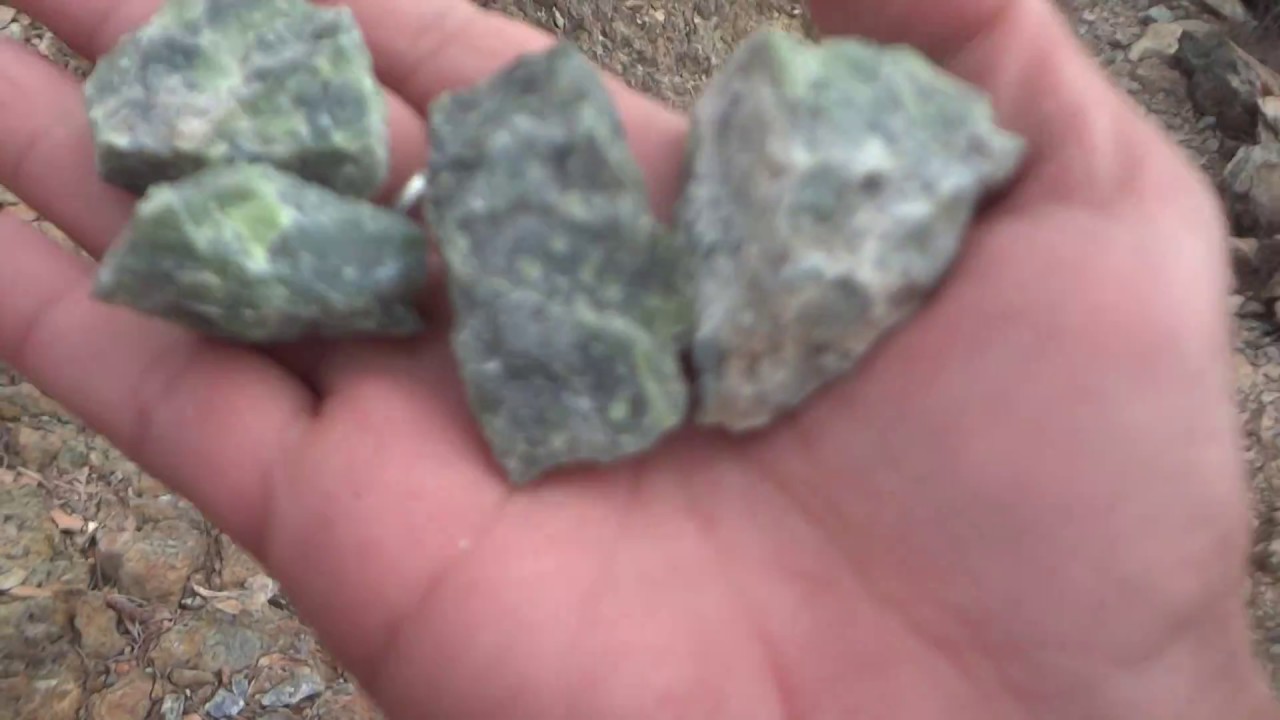 Serpentine Mine... With Dir Gems hunters - YouTube