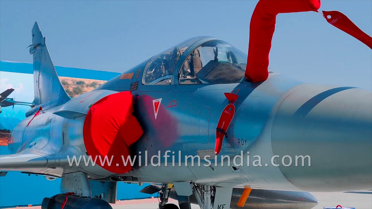 Mirage 2000 fighter jet of the Indian Air Force - features Laser Guided ...