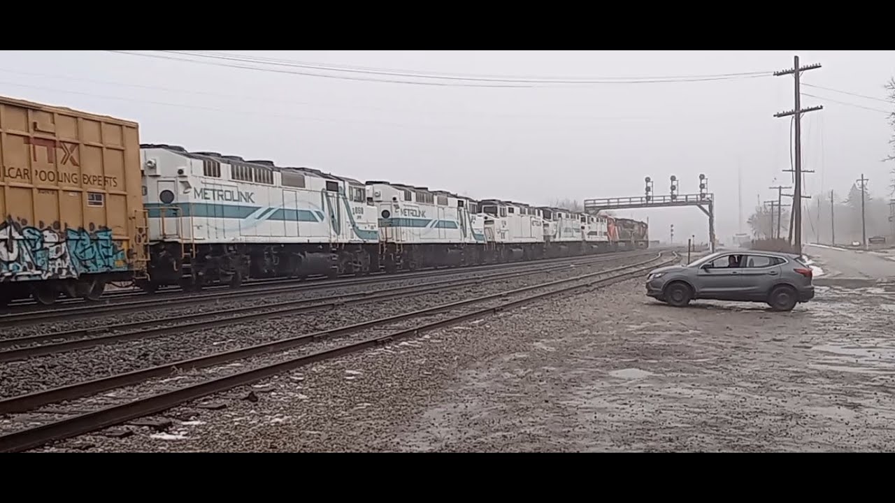 (Saturday Morning Trains) [VIA Train Meets CN Train & 5 Ex-Metrolink Units Trailing On CN X394 ...