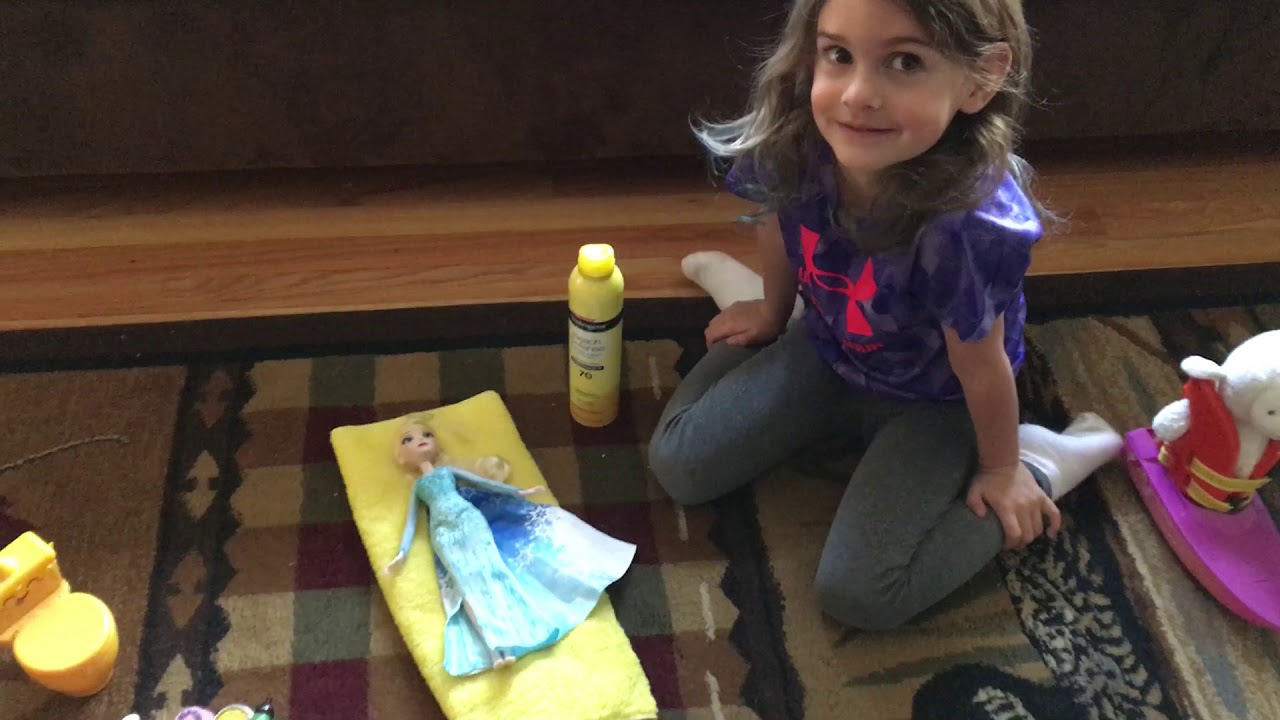 Elsa Wears Sunscreen - YouTube