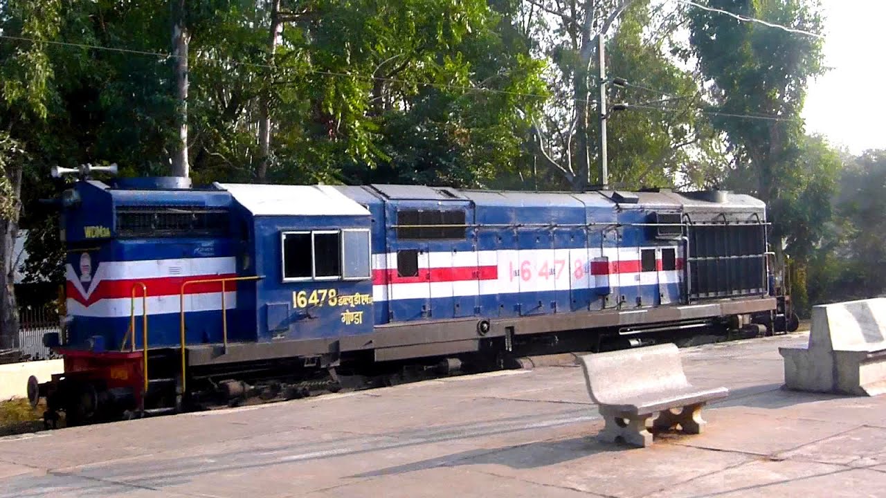 BEAUTIFUL GONDA WDM3A AT DAMOH | SHALIMAR BHUJ EXPRESS - YouTube