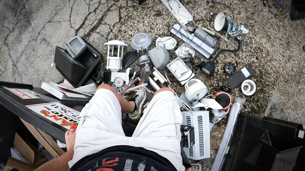 Awesome LED Lighting Score - Dumpster Diving For Retirement! Scrap ...