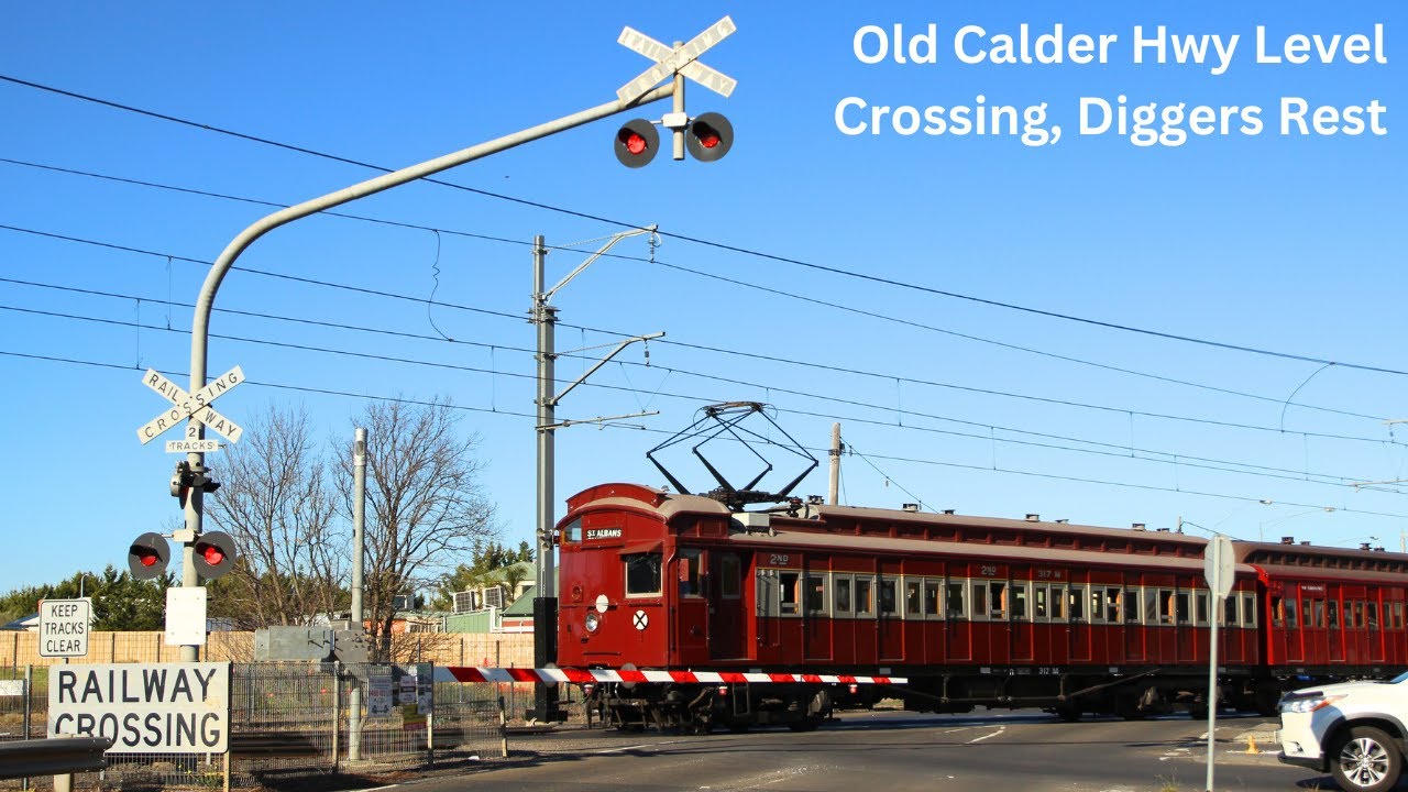 Old Calder Hwy Level Crossing, Diggers Rest - Melbourne Metro/VLine ...