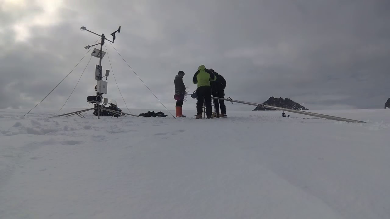 Instalacion de un Sensor de Nieve en el Glaciar Hurd, Antartida - YouTube