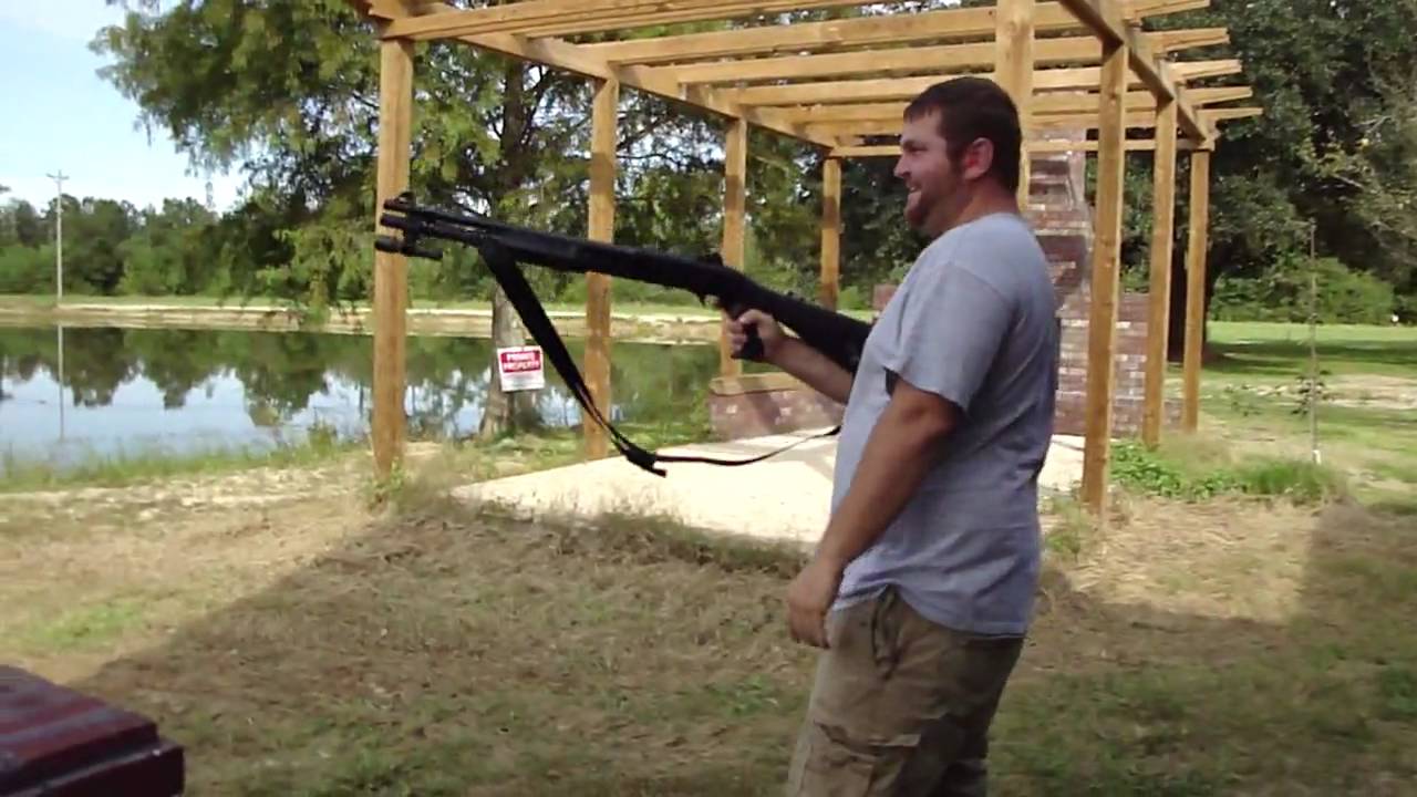 Benelli M3 double-ought shooting one handed - YouTube