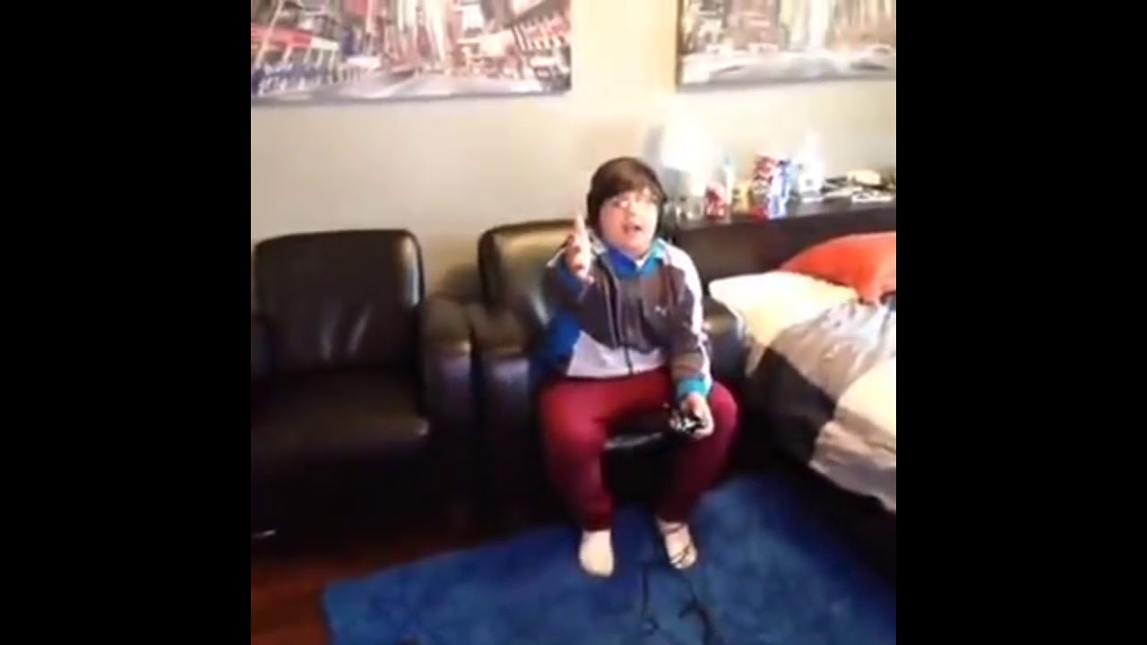 GET THE F OUT OF MY ROOM IM PLAYING MINECRAFT MEME - YouTube