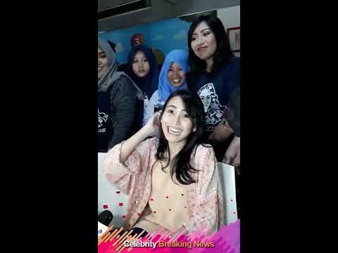 Sering Mengajak Sang Puteri Berenang, Ayu Ting Ting Ingin Anaknya Tinggi