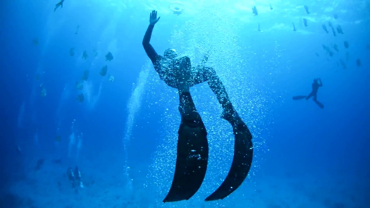 Freediving in crystal clear water - YouTube