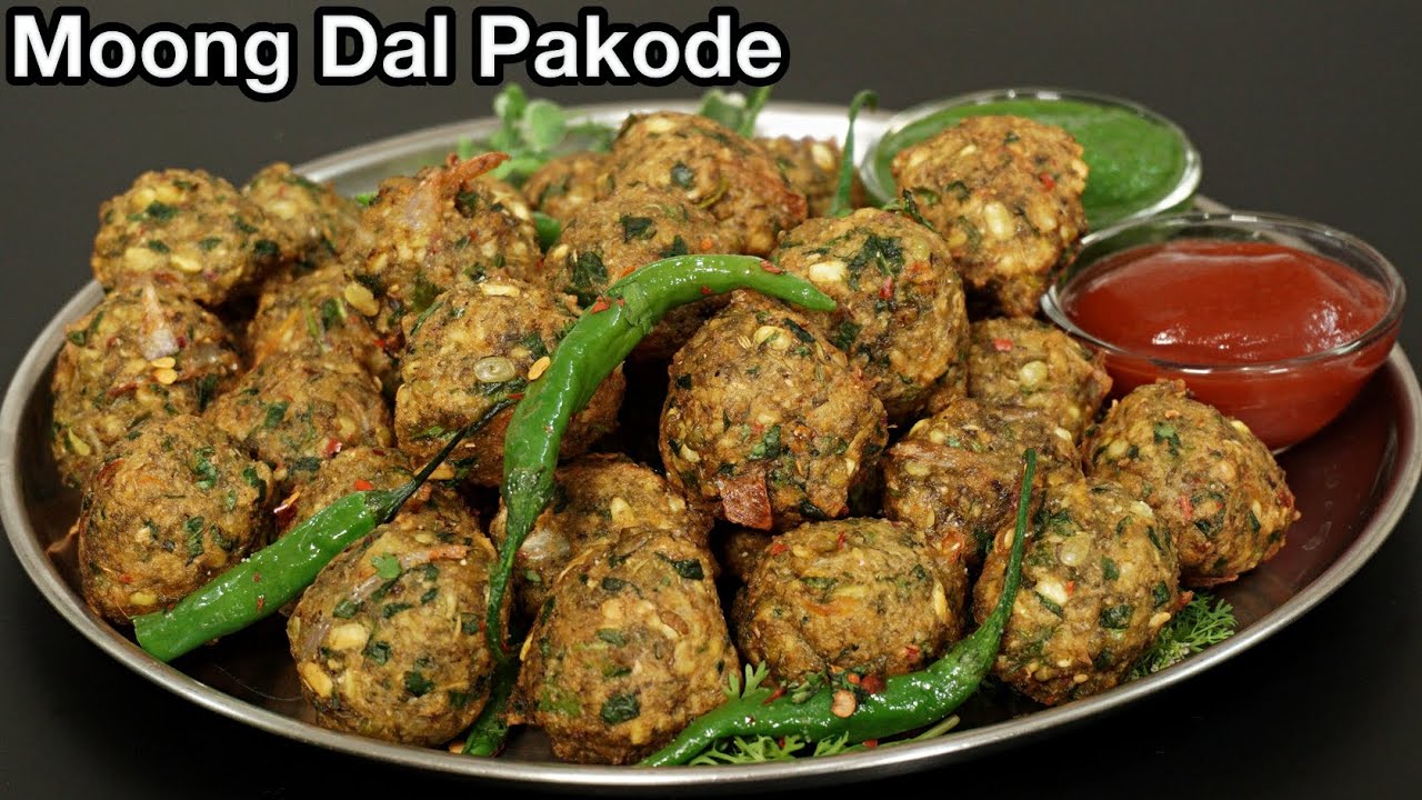 Crispy Moong Dal Pakode with Chutney - Street Style Moong Dal Bhajiya ...