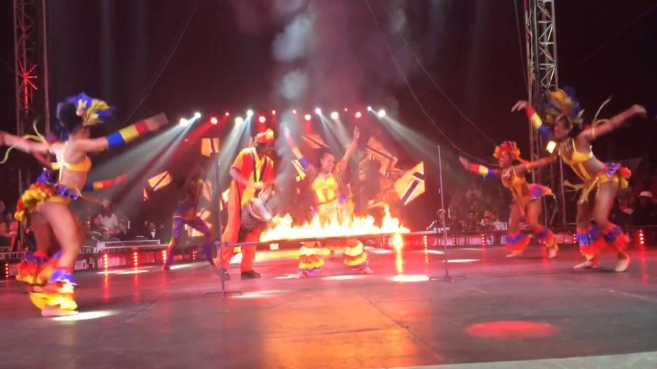 UniverSoul Circus / ATL - Caribbean Dancers "Get Low" - YouTube