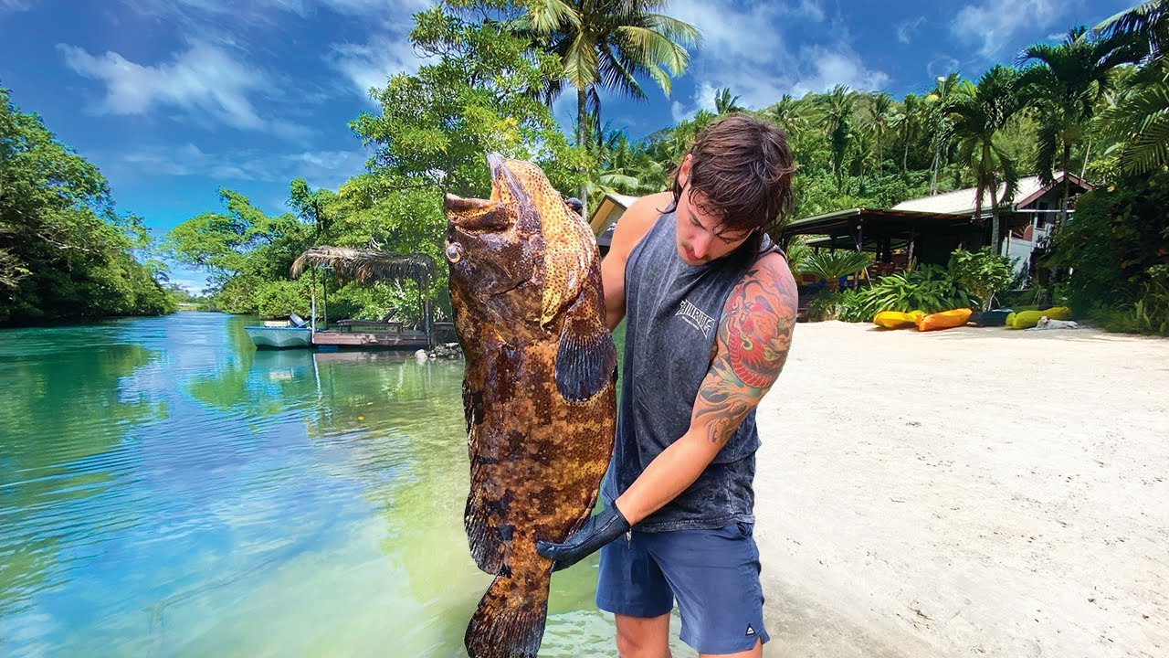 Spearfishing Deep for HUGE GROUPER / ROCKCOD in Fiji - YouTube
