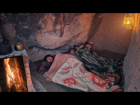 Heavy rain and storm in the Zagros Mountains | Cave dwellers struggle to survive in the cave