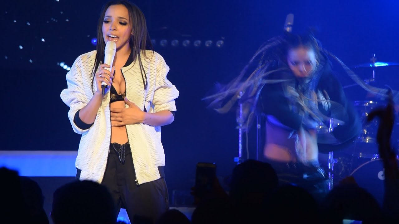 Tinashe - Joyride Tour Live at Chicago's House of Blues - YouTube