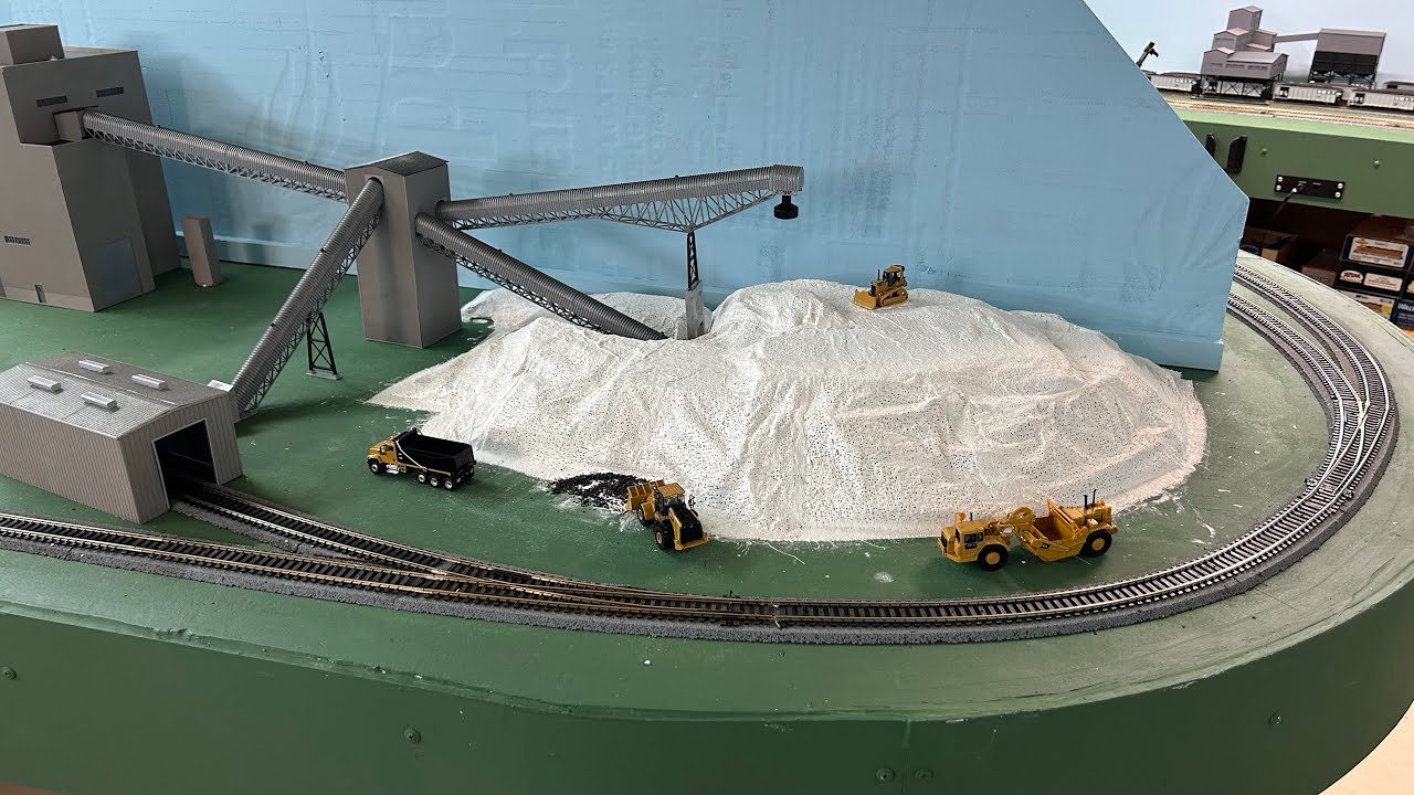 Iowa Southern Railroad S3E41 - Layout update - YouTube