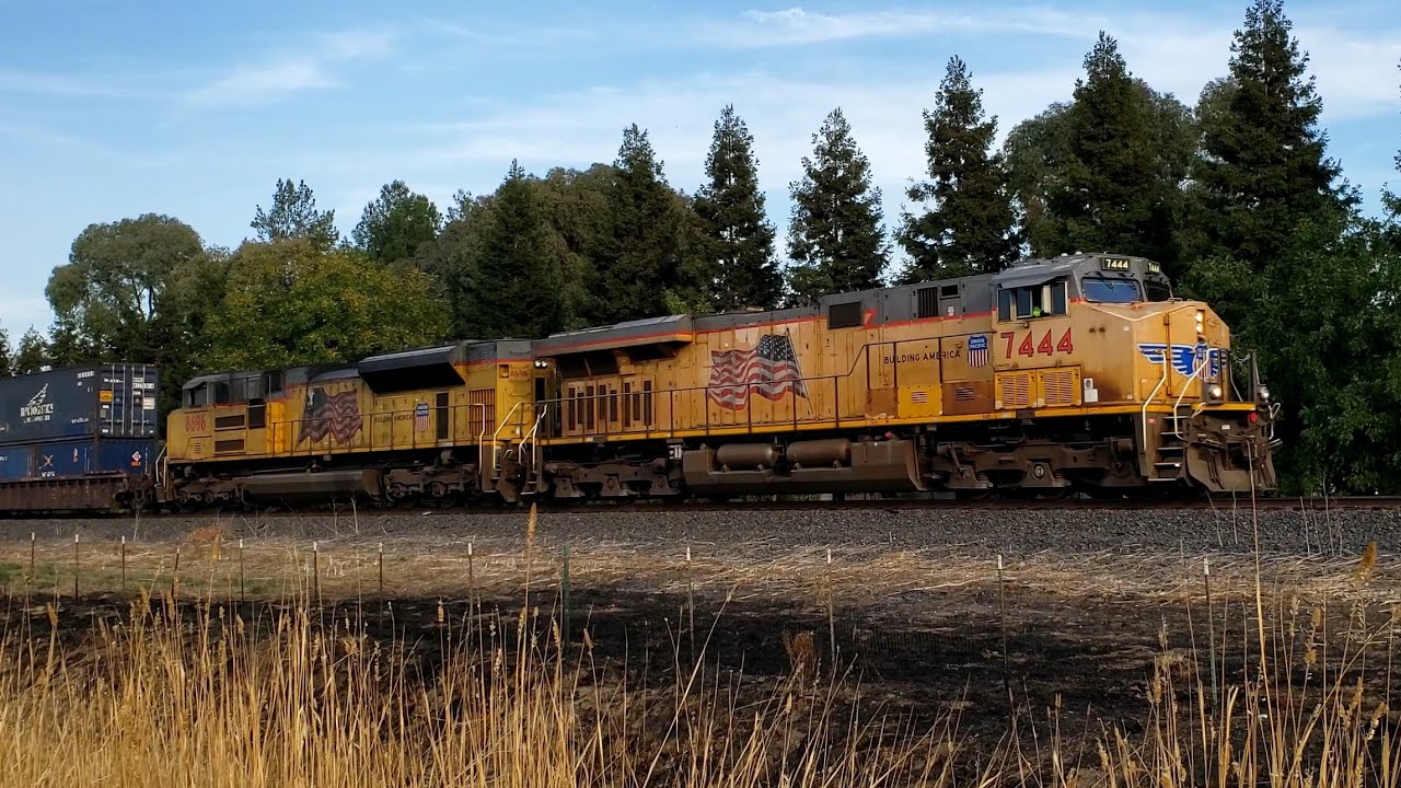 UP 7444 leads the INPOA through Pleasanton, 11/1/20 - YouTube