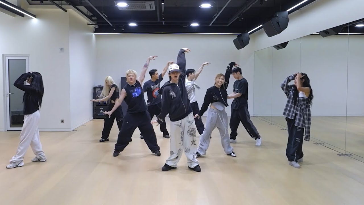 [MIRRORED] 'Elevator' Dance Practice | 백현 (BAEKHYUN) - YouTube