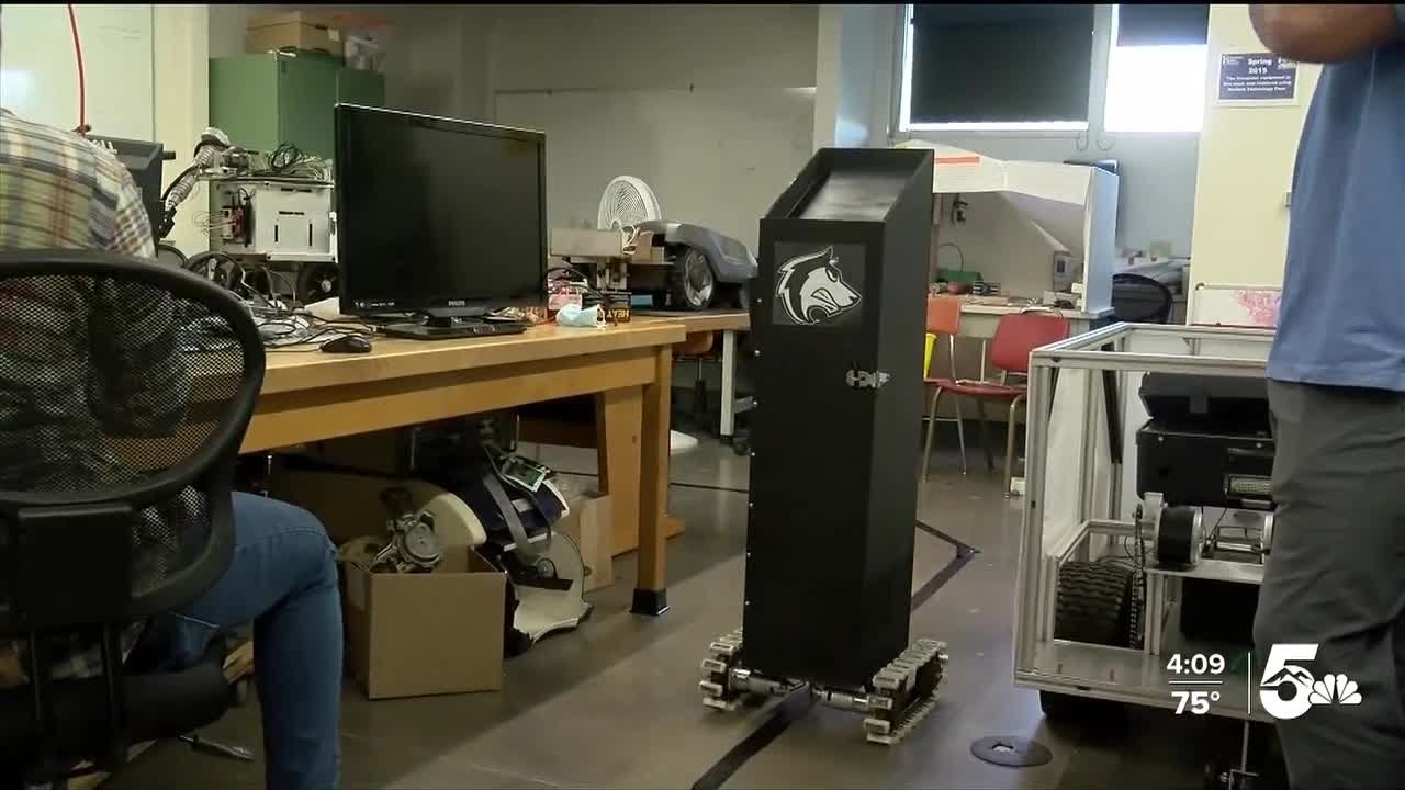 CSUP students build tour guide robot - YouTube