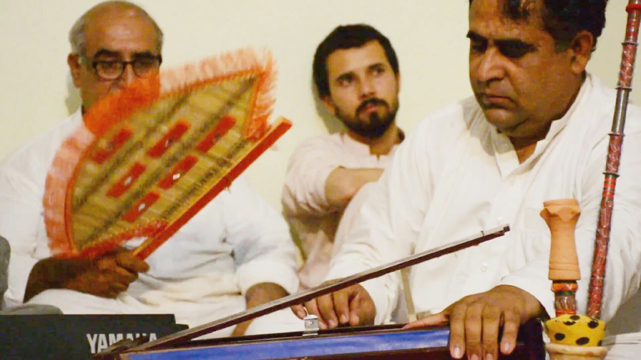 Pashto Instrumental..Raza Che Yawa Jora kru Jongara pa Zangal ke. Qamar ...