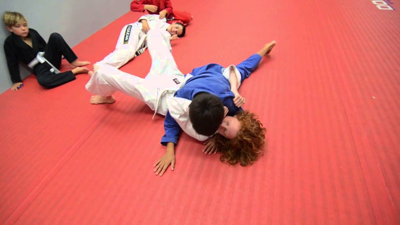 Scarf Hold to Side Control--Kids jiu jitsu, Vista, CA. - YouTube