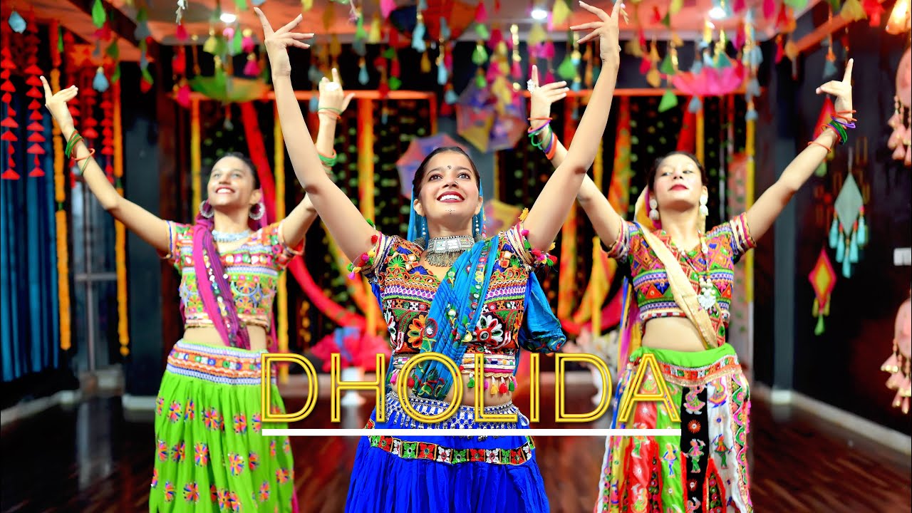 Dholida Dandiya Dance Performance | GARBA Fusion | Navratri Dance ...