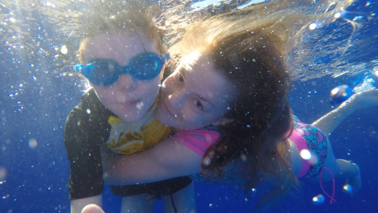 Emily & William in the Pool 22nd Oct 2017 - YouTube