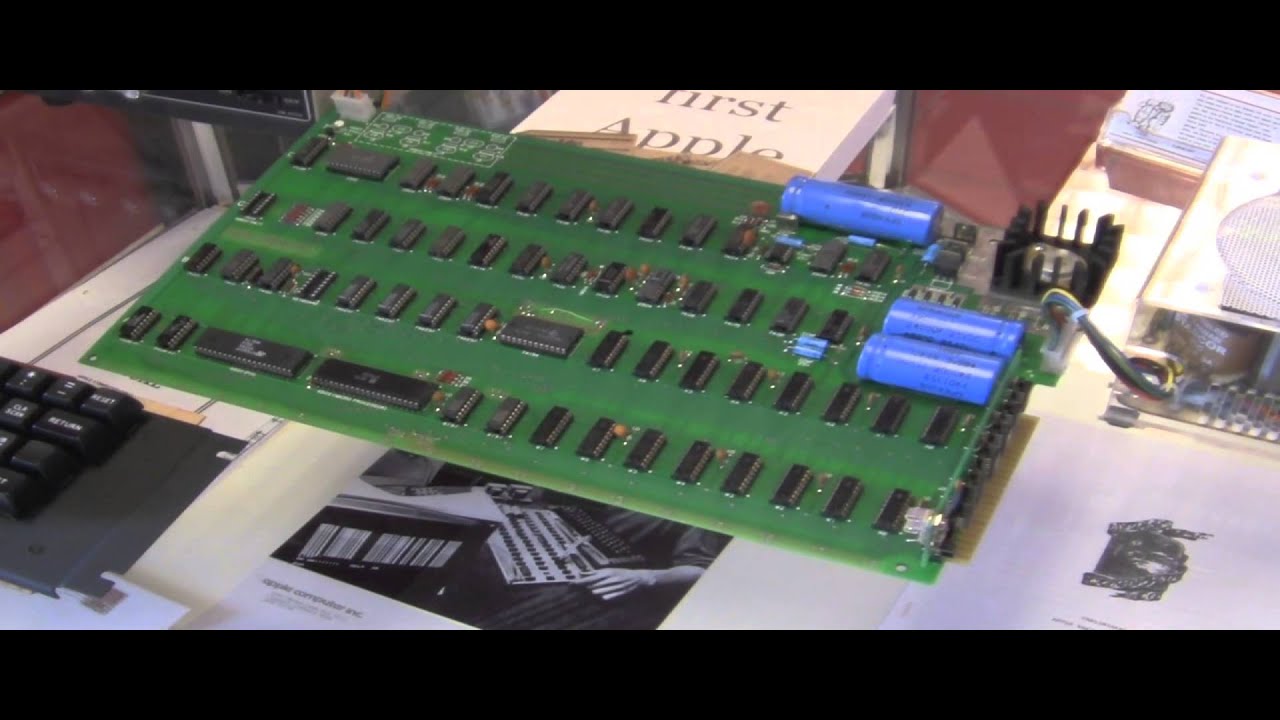 Apple 1 Computer Museum Display - YouTube