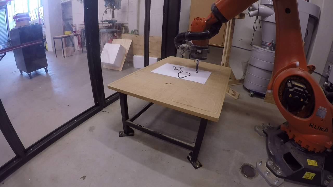 Drawing on a KUKA R2500 - YouTube