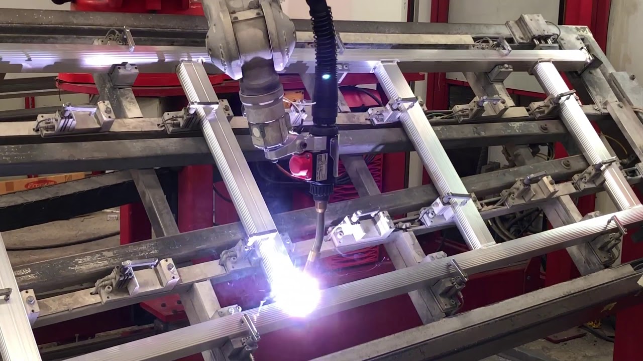 Fronius TPSi/CMT robotic (PMC Mix) - YouTube