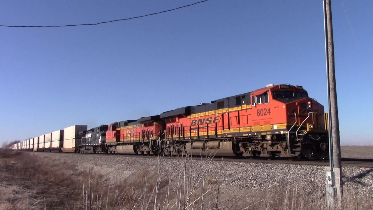 BNSF 8024 East Ransom, IL 1/1/17 - YouTube