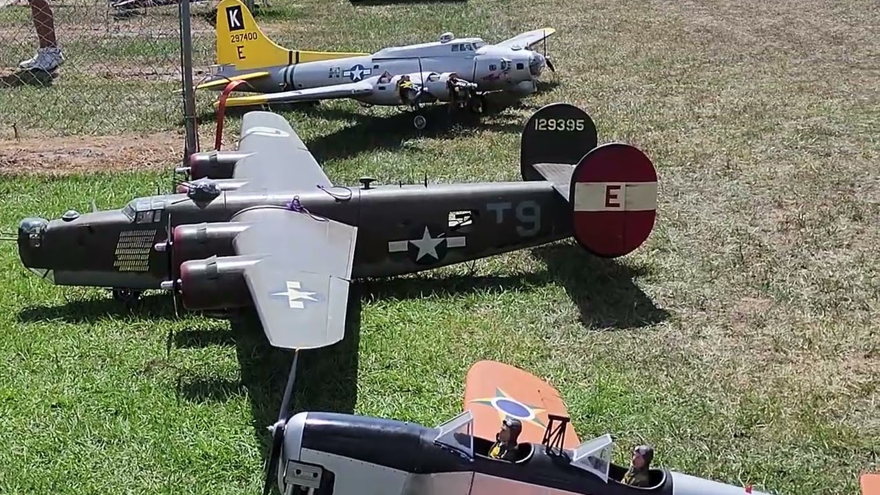 BOMBER FIELD, B-17 EVENT, 2022, Look at well-crafted models, helicopter ...
