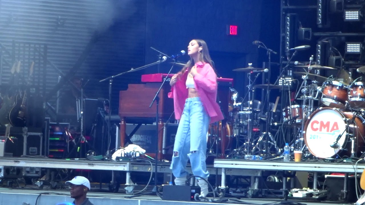 Bailey Bryan "Perspective" CMA Fest 2019 - 6/7/2019 - YouTube