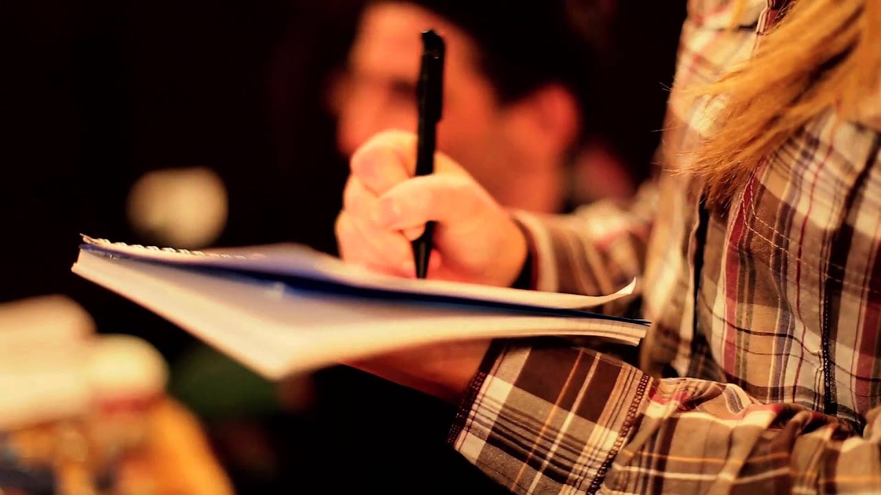 Guns & Smoke // The Best in Town! - YouTube