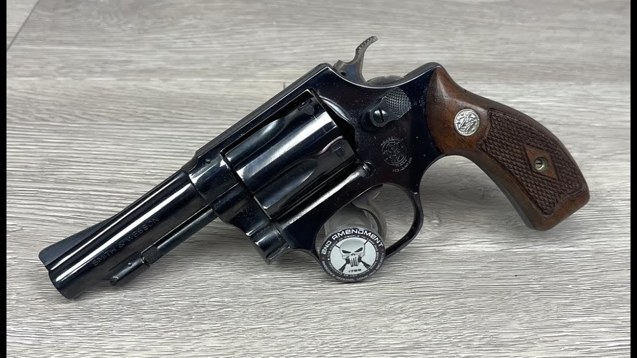 Smith & Wesson Revolver J Frame .38 Special - YouTube