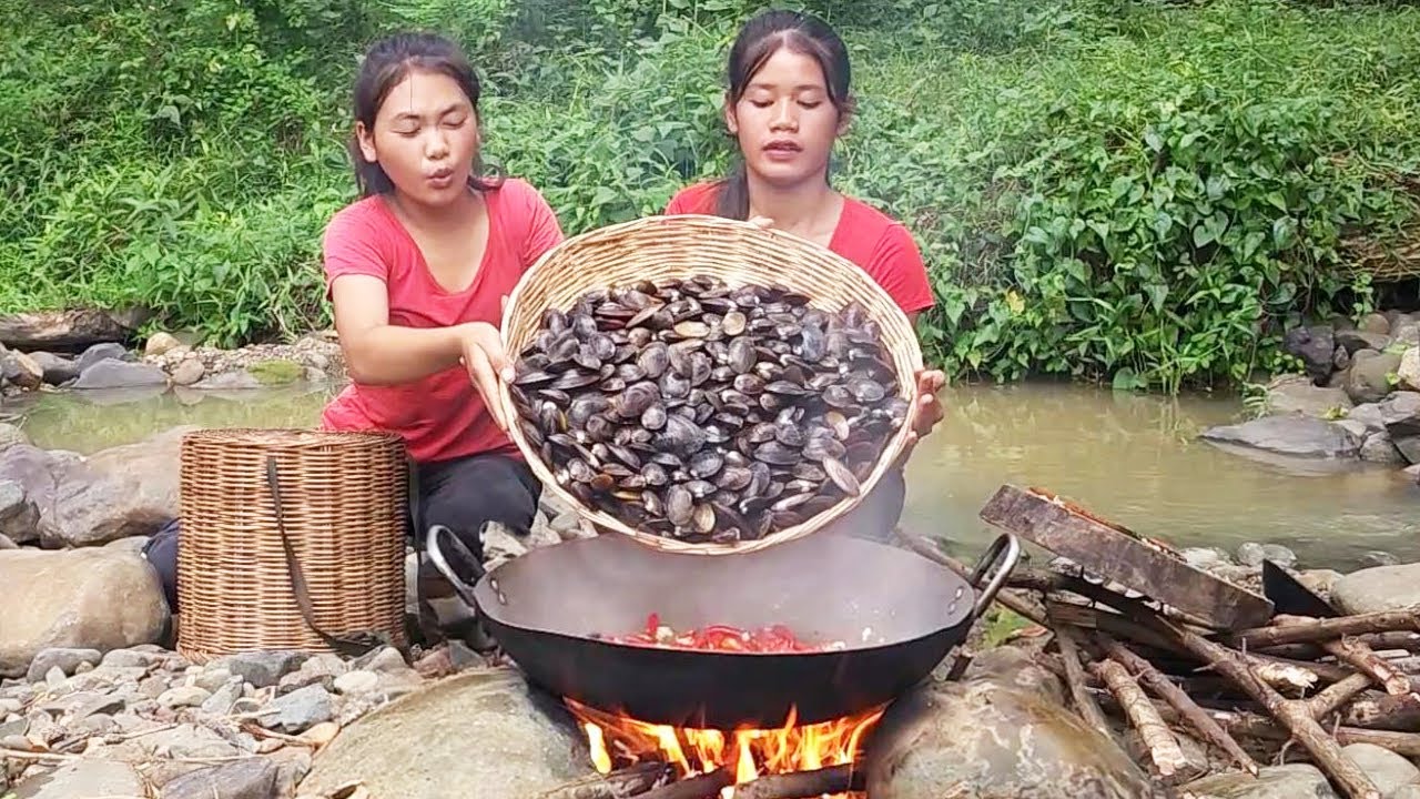 Boiling River Shells and Eating delicious for jungle food with sister ...